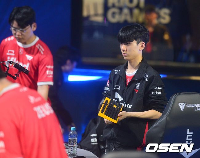 롤) LCK 연말 시상식에서 수상자가 T1이면 안되는 이유 | 유머 게시판 | RULIWEB