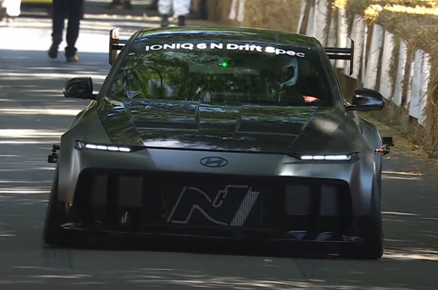 아이오닉 6n 성능은 좋은거 같은데 디자인이