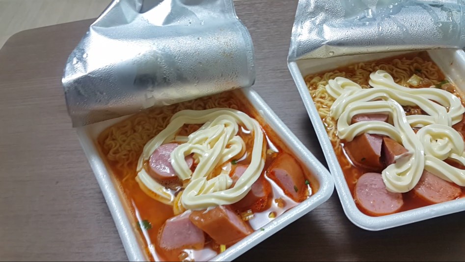 팔도 도시락 러시아식으로 저도 먹어봤습니다 마요네즈 듬뿍!!(사진+유튜브) | 음식 갤러리