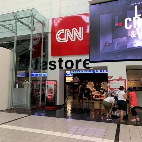 방송국 로고 붙은 옷을 왜 입냐니? | 유머 게시판