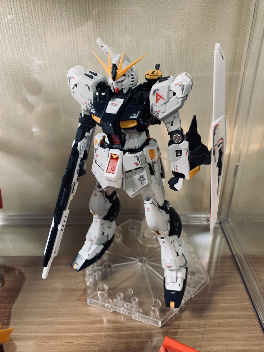 건프라) RG 스티커 붙이기 개힘드네.. | 유머 게시판 | RULIWEB