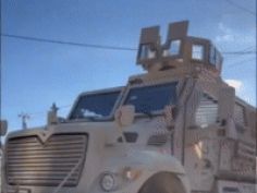 우크라이나에 도착한 미군 MRAP.gif | 유머 게시판