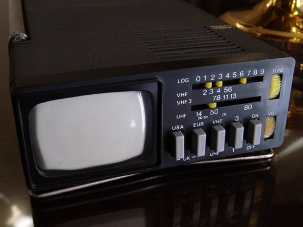 1977년에 나온 휴대용 TV | 유머 게시판