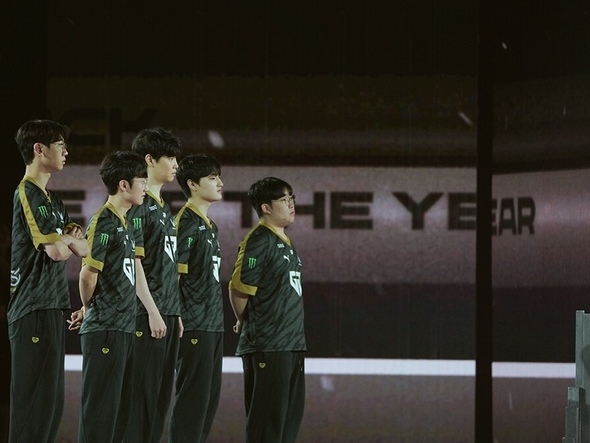 [LCK 서머] T1에게 강했던 젠지, 3연속 왕좌에 오르다 | PC 게임 정보 | RULIWEB