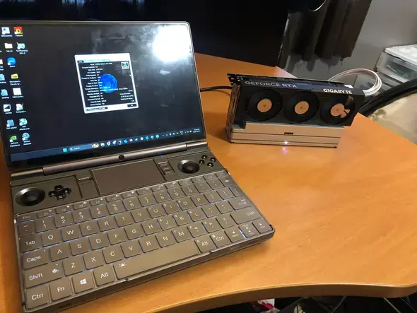 겜트북 버리고 UMPC+EGPU 가는거도 생각해봐야겠다. | 유머 게시판