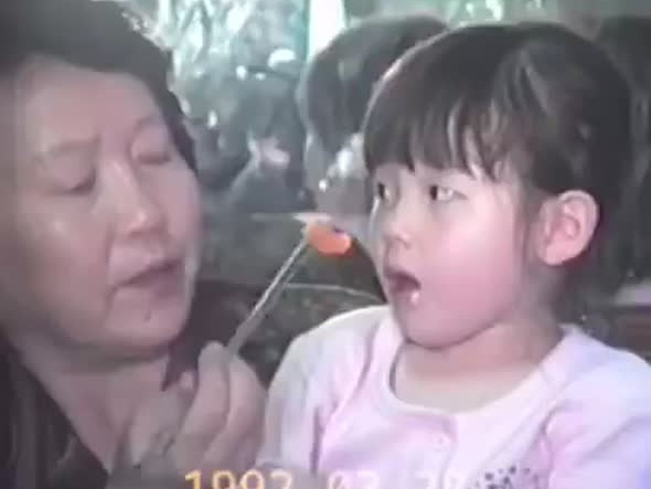 할머니와 손녀 32년 후.mp4 | 유머 게시판 | RULIWEB