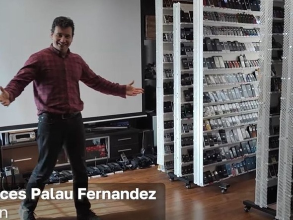 3000개가 넘는 핸드폰을 수집한 남자 | 기타 모바일 정보 | RULIWEB