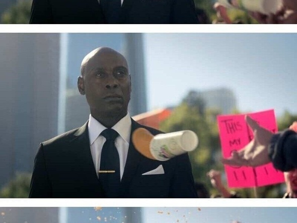 근성있는 CEO와 시위대🥤 | 유머 게시판 | RULIWEB